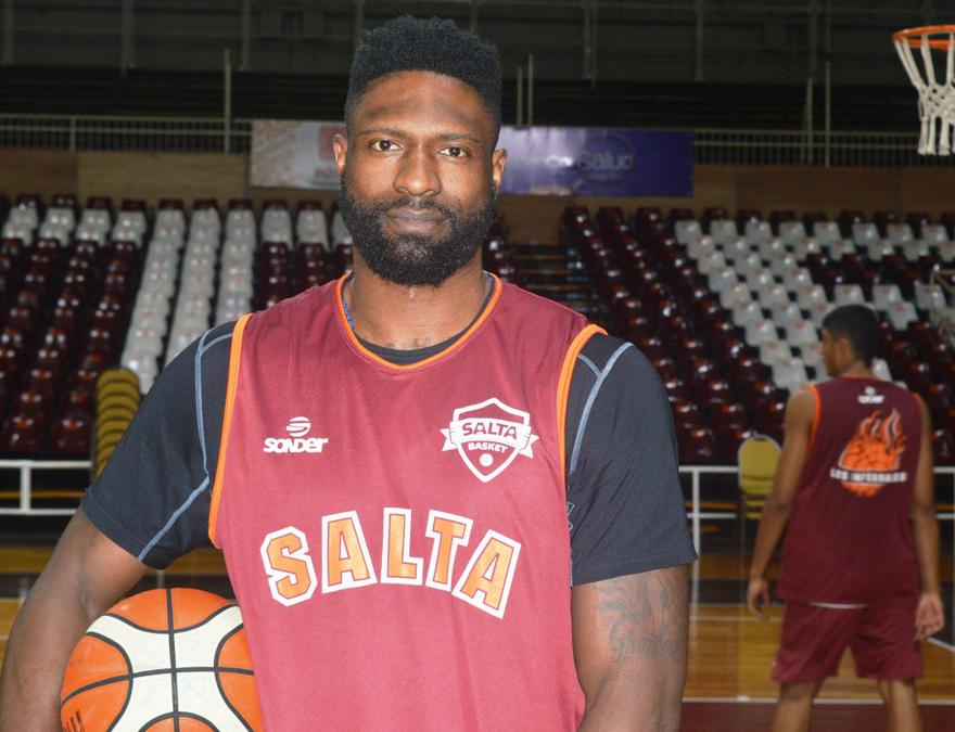 O´Louis McCullough se prepara para el debut en Los Infernales